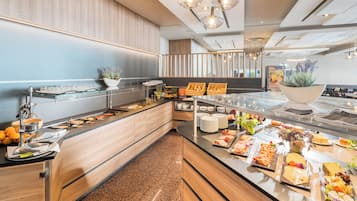 Buffet de pequeno-almoço