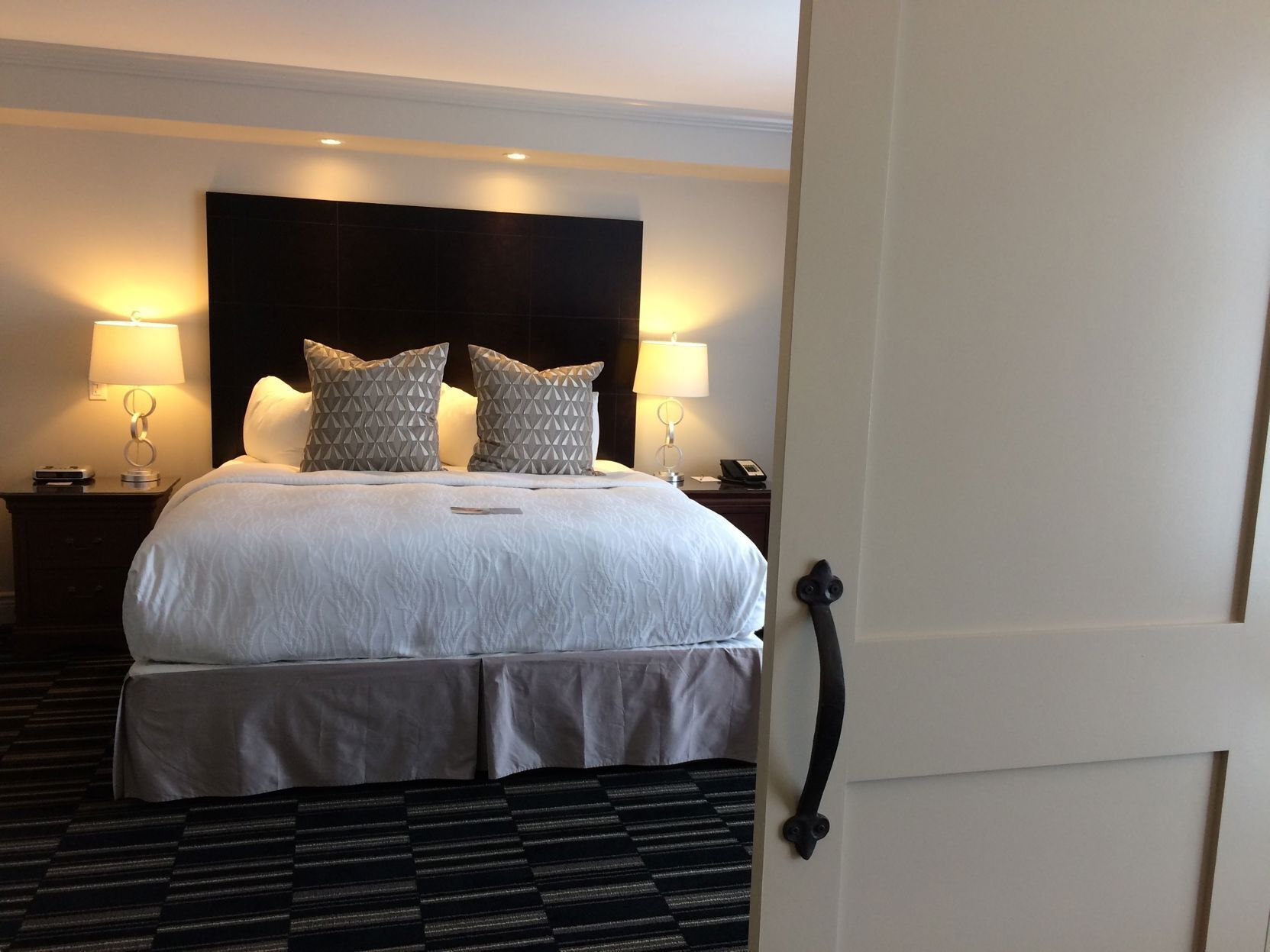 Roupa hipoalergénica, secretária, cortinas/cortinados opacos 