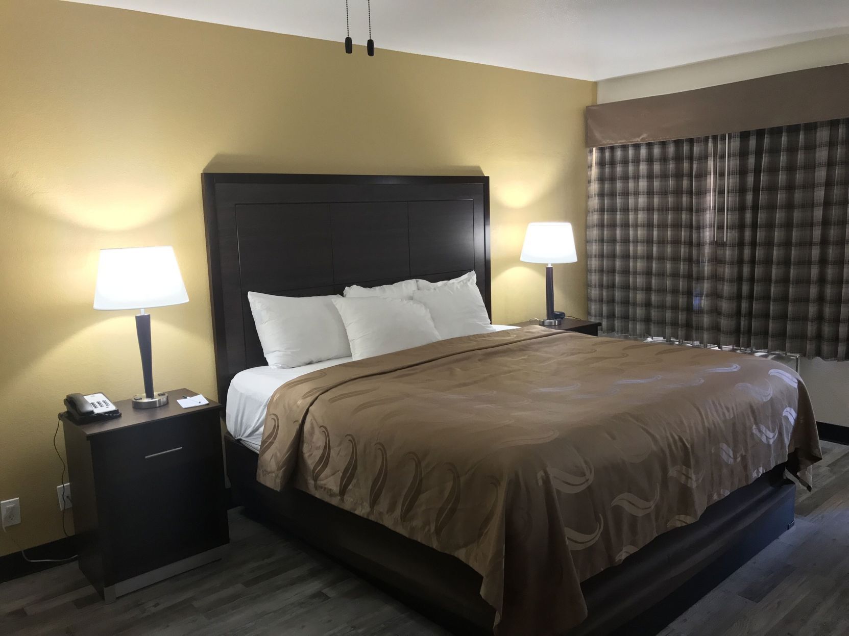 Roupas de cama premium, edredons de pluma, escrivaninha