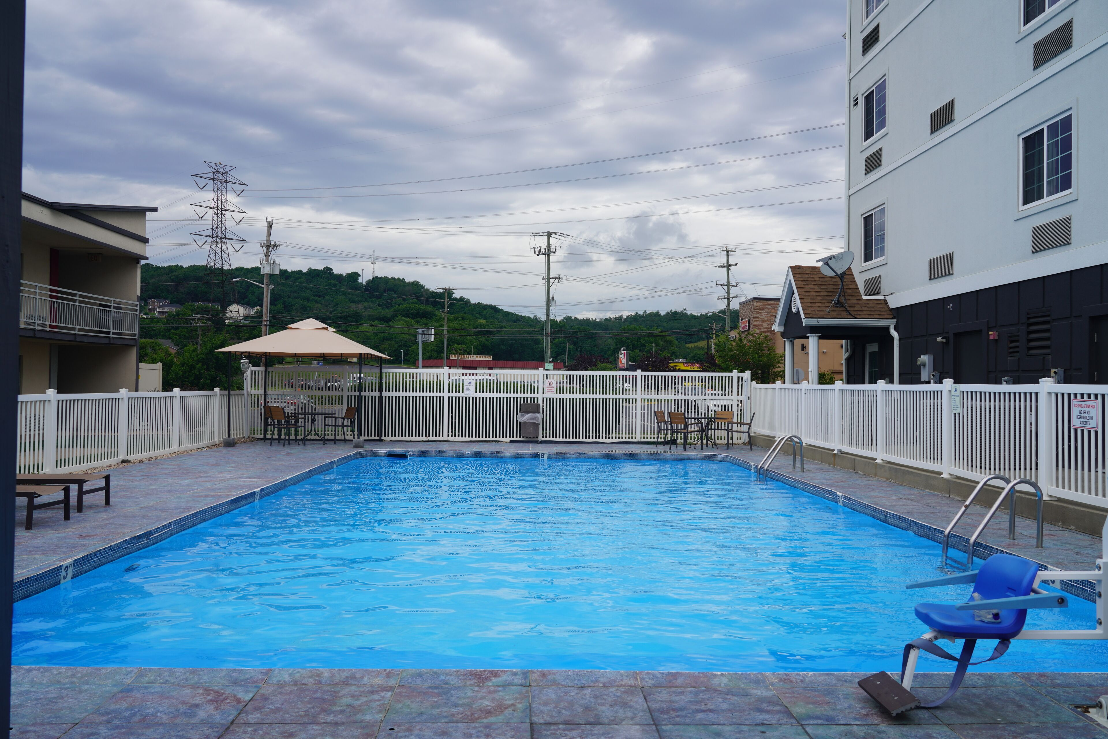 Piscina exterior sazonal 