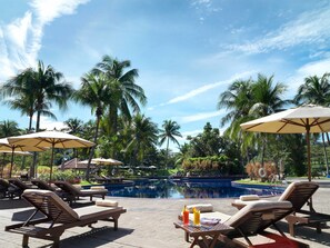 2 piscinas externas