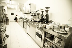Pequeno-almoço tipo buffet diário (20 CHF por pessoa) 