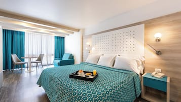 Quarto Duplo Superior | 1 quarto, cofre com capacidade para portátil, secretária