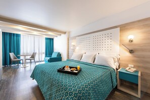 Quarto Duplo Superior | 1 quarto, cofre com capacidade para portátil, secretária 