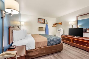 Quarto standard, 1 cama King, para não fumantes | Wi-Fi de cortesia, roupa de cama, despertadores
