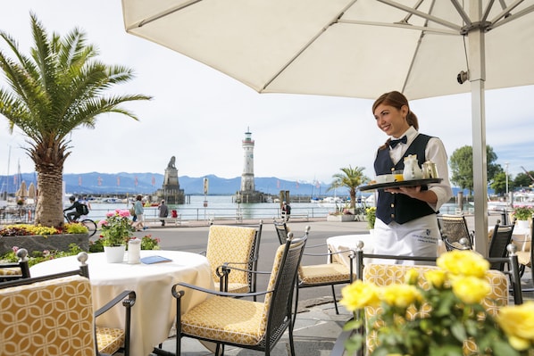 2 restaurantes, pequenos-almoços servidos, cozinha alemã