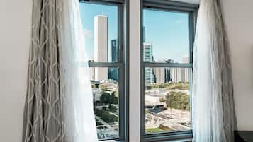 Suite Standard, 1 cama king-size, vista para o lago, junto ao lago | Roupa hipoalergénica, cofre no quarto, secretária