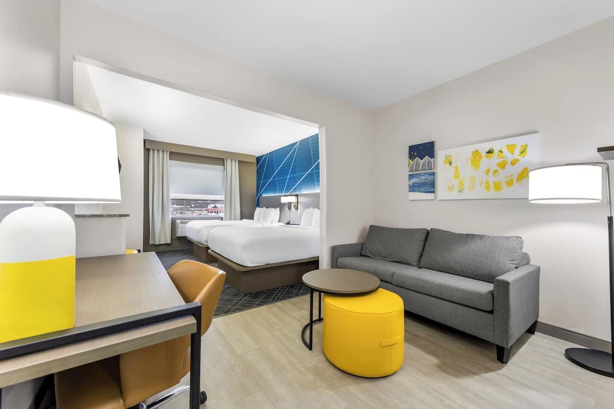 Escrivaninha, ferros/tábuas de passar roupa, Wi-Fi de cortesia