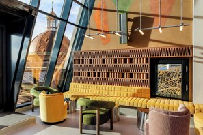 2 restaurantes, almoços servidos, cozinha local e internacional 