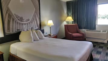 Quarto Deluxe, 1 cama de casal | Cofre no quarto, secretária, Wi-fi grátis, roupa de cama fornecida