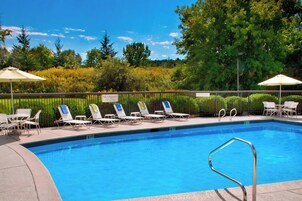 Piscina externa sazonal