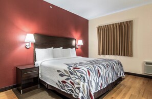 Cortinas blackout, ferros/tábuas de passar roupa, berços grátis