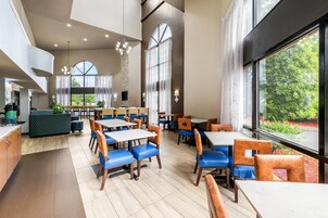 Pequeno-almoço tipo buffet diário incluído 