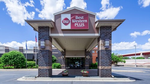 Best Western Plus Sign