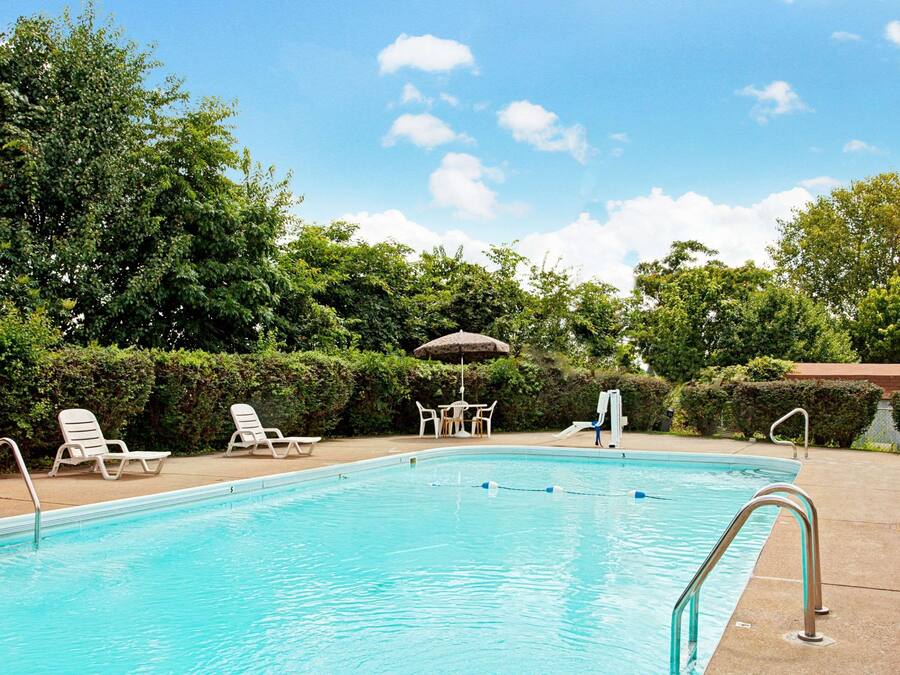 Piscina externa sazonal