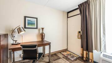 Ferro/tábua de engomar, Wi-fi grátis, roupa de cama fornecida