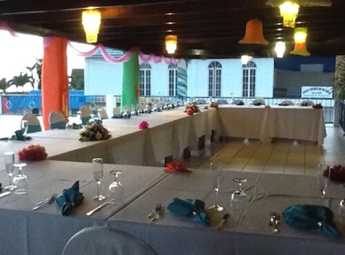 Negril Tree House Resort Reviews, Deals & Photos 2024 - Expedia