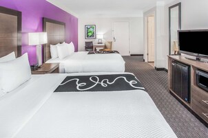 Roupa de alta qualidade, secretária, ferro/tábua de engomar 