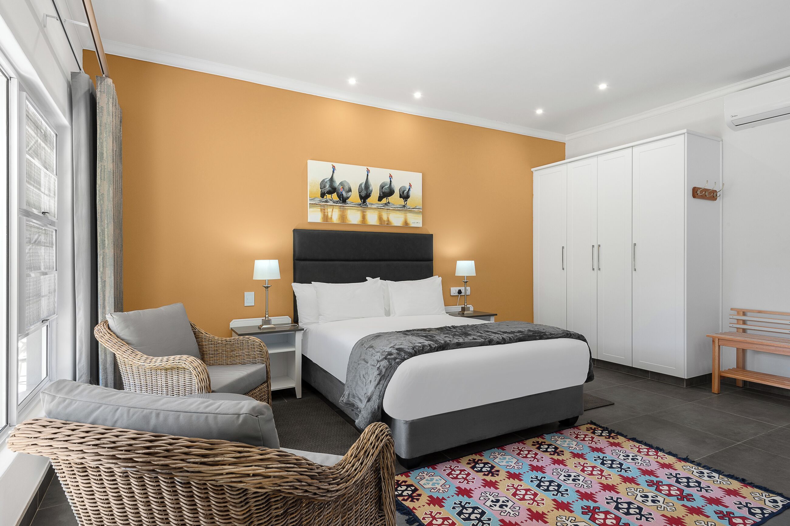 SUPERIOR QUEEN ROOM WITH GARDEN VIEW (1 X QUEEN BED) | Roupa de alta qualidade, cofre no quarto, secretária 