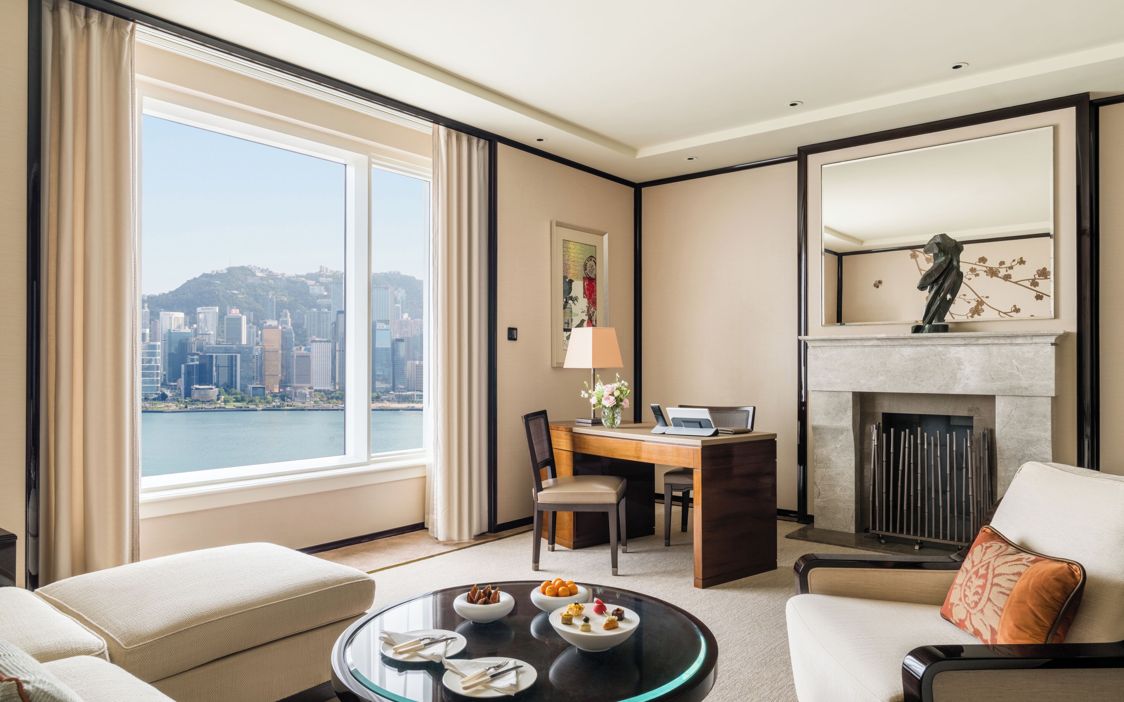Suite Deluxe, vista para o porto | Roupa de alta qualidade, edredões de penas, minibar, cofre no quarto 