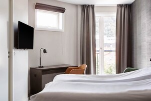 Quarto Superior, 1 cama de casal, não fumadores | Cortinas/cortinados opacos, quartos insonorizados
