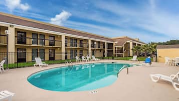 Piscina exterior sazonal