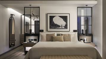 Frigobar, cofres nos quartos, quartos à prova de som, Wi-Fi de cortesia