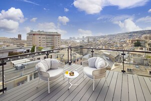Suite Júnior, várias camas, não fumadores, Vista para a cidade | Vista do quarto