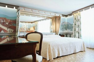 Roupas de cama antialérgicas, edredons de pluma, frigobar