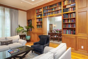 TV 55 polegadas com canais a cabo, dock para iPod