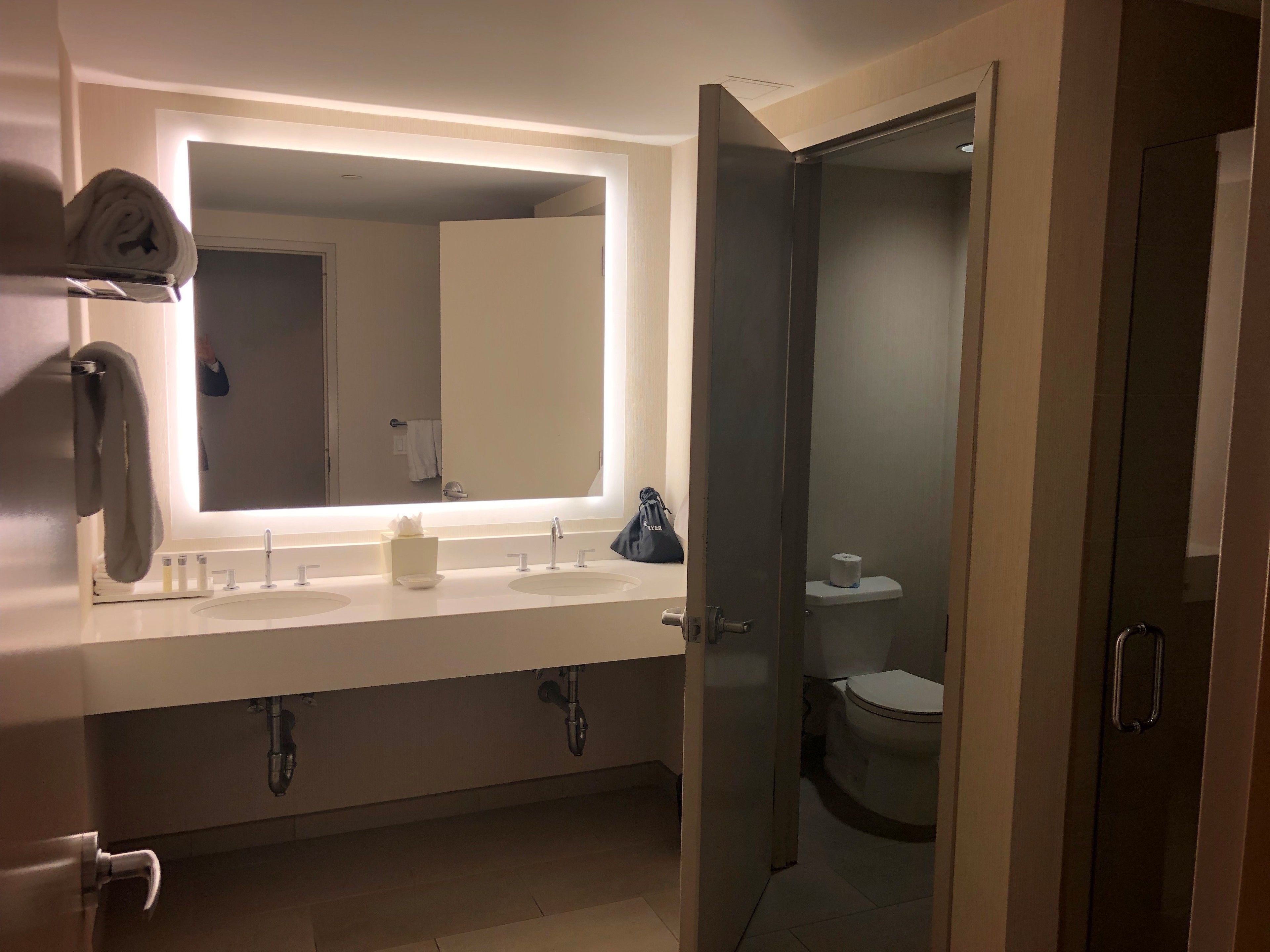 The Manhattan at Times Square Hotel in New York: Find Hotel Reviews ...