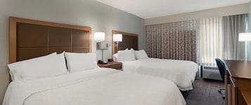 Quarto Standard, 2 camas de casal, não fumadores | Roupa de alta qualidade, cofre no quarto, cortinas/cortinados opacos 