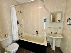 Quarto Executivo, 1 cama king-size, não fumadores (Converts to 2 Twin Beds) | Comodidade do quarto