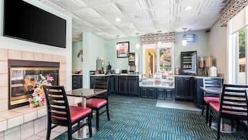 Café da manhã continental grátis todos os dias