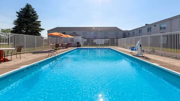 Piscina externa sazonal