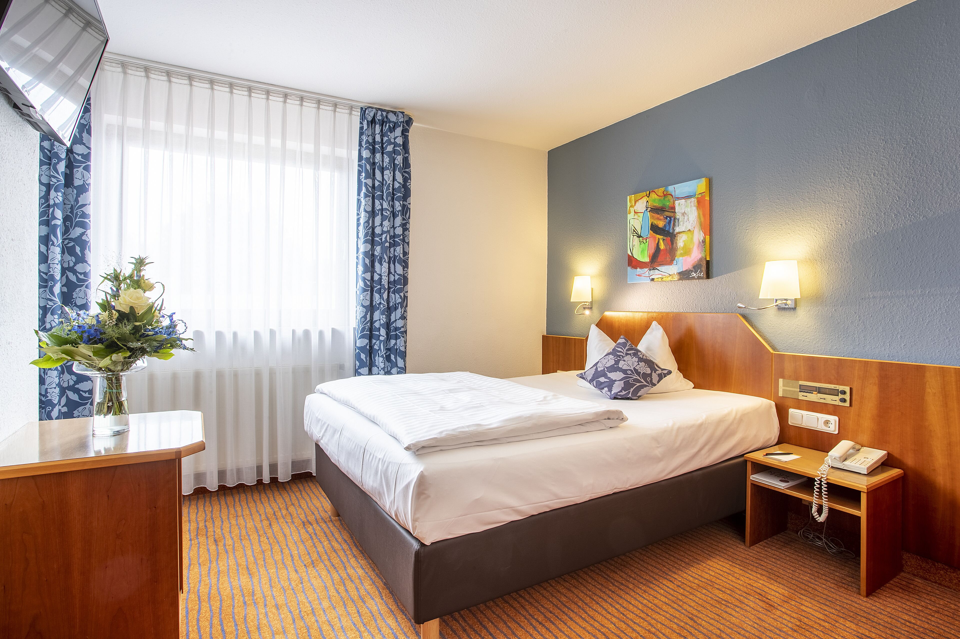 Quarto Duplo Standard | Roupa hipoalergénica, secretária, ferro/tábua de engomar 