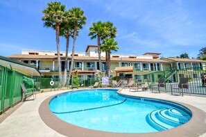 Piscina exterior sazonal 