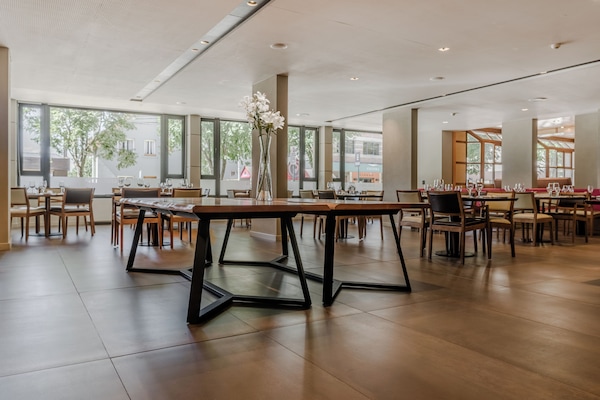 Café da manhã com buffet todos os dias (USD 13.00 por pessoa)