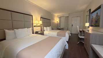 Quarto superior, 2 camas de casal, para não fumantes, vista para o jardim | Roupas de cama premium, edredons de pluma, camas com colchões pillow-top