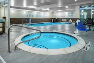 Banheira de hidromassagem interior