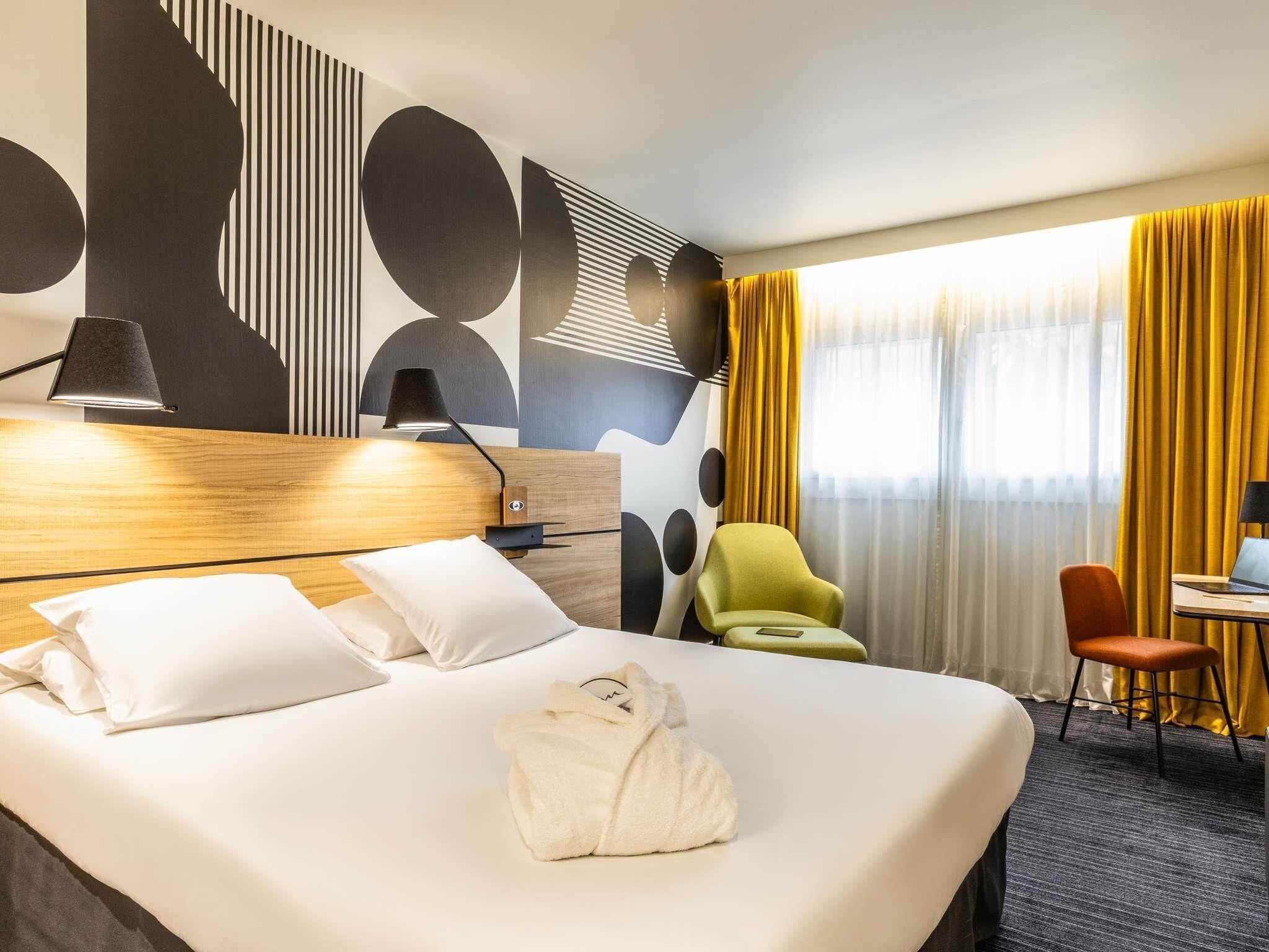 Privilege, Quarto casal, 1 cama de casal | Cofres nos quartos, escrivaninha, cortinas blackout