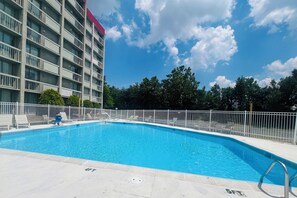 Piscina exterior sazonal 