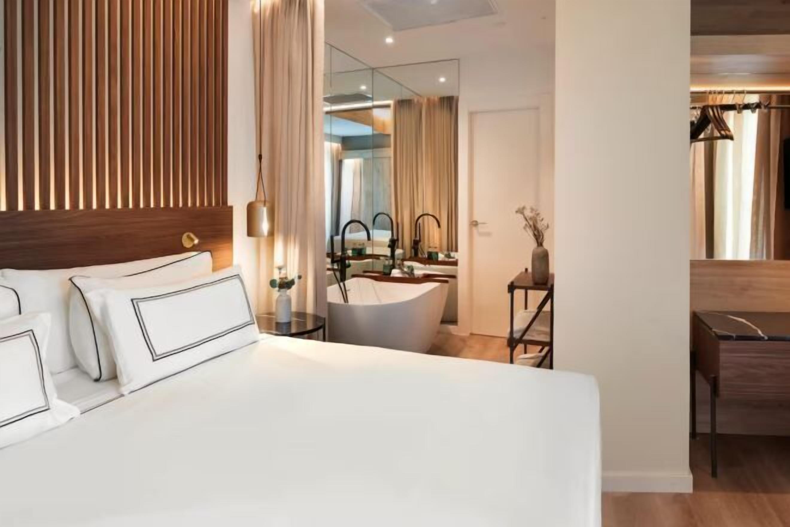 Roupa de alta qualidade, minibar, cofre com capacidade para portátil 