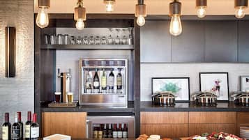 Serve almoço, jantar e happy hour