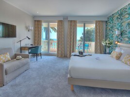 Quarto luxo, 1 cama de casal, sacada | Roupas de cama premium, cofres nos quartos, escrivaninha