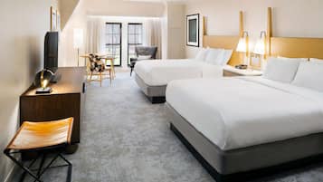 Quarto, 2 camas Queen | Cofres nos quartos, escrivaninha, berços grátis