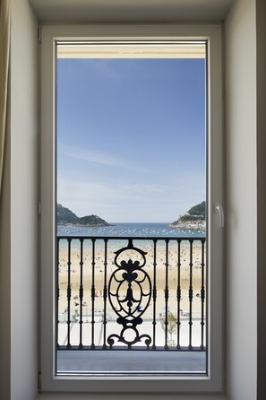 Quarto Duplo, varanda, vista para o mar (Petit) | Vista para a praia ou o mar
