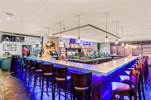 2 bares/lounges, bar de coquetéis