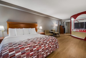 Suite, 1 cama king-size, não fumadores, banheira de hidromassagem | Roupa de alta qualidade, cortinas/cortinados opacos