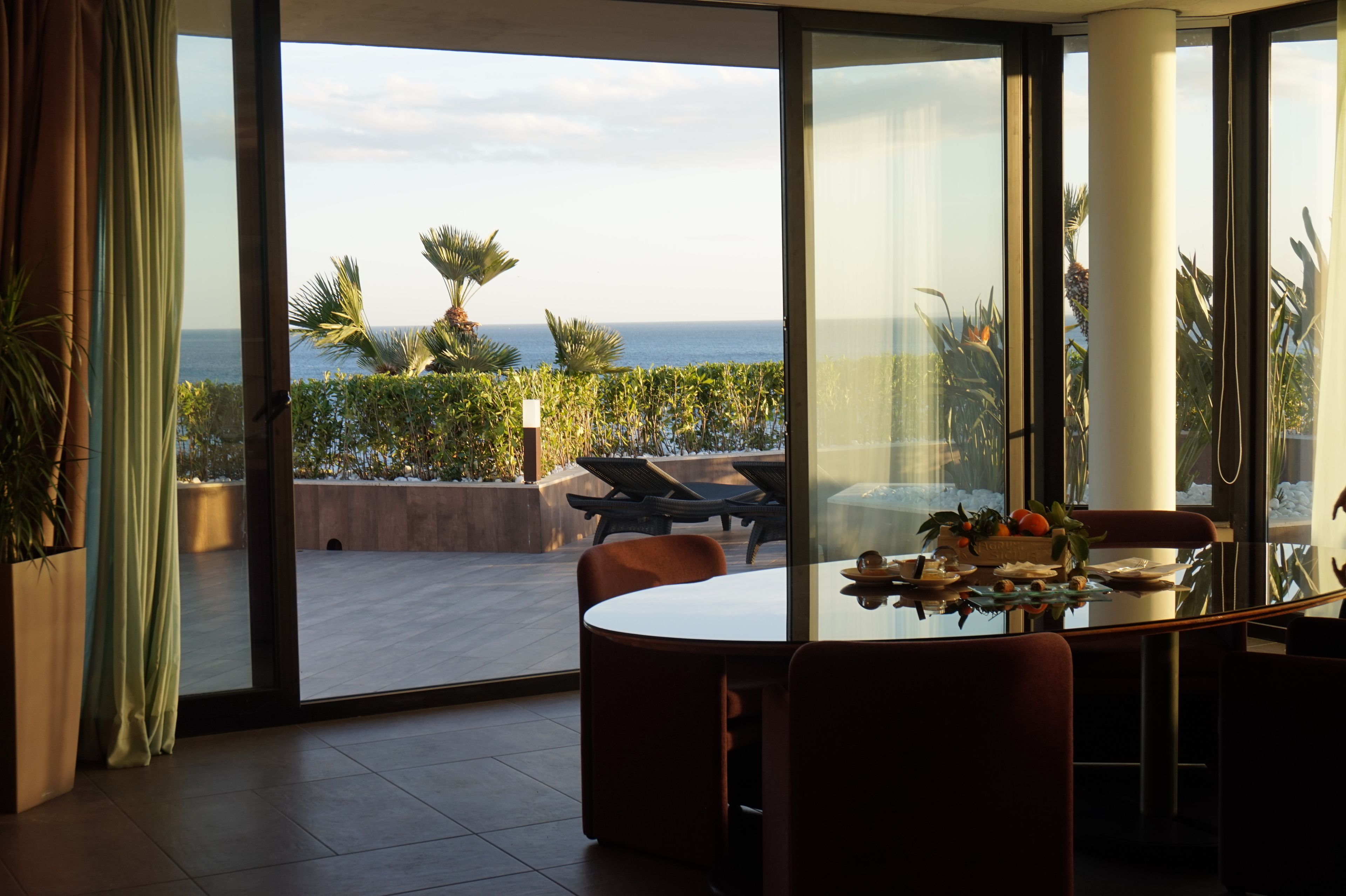 Suite, 1 cama king-size, terraço, vista para o mar | Vista para a praia ou o mar